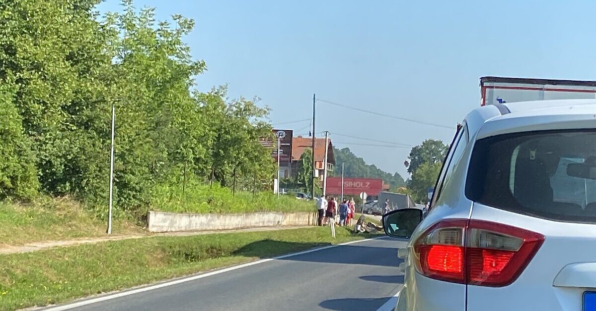 Dvije osobe povrijeđene u slijetanju vozila s magistralnog puta kod Doboj Juga