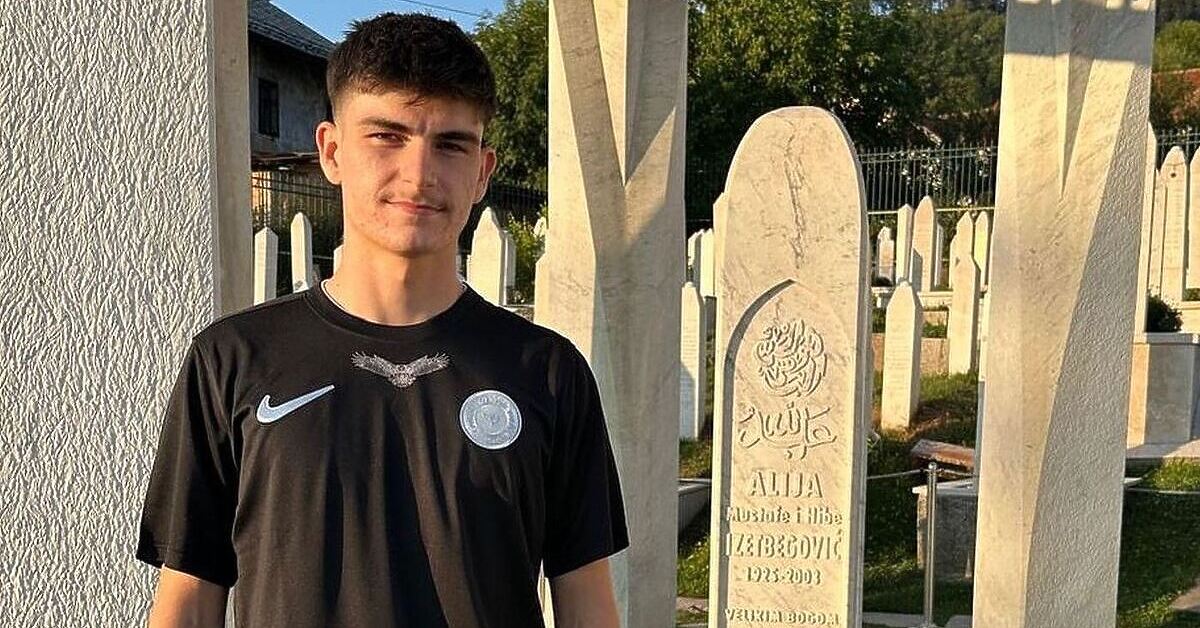 Buljubašić prije transfera u Tursku posjetio mezar Alije Izetbegovića