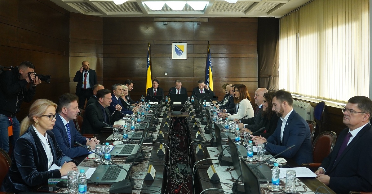 Vlada FBiH proglasila 26. august za Dan žalosti zbog trostrukog ubistva ... Vlada FBiH proglasila 26. august za Dan žalosti zbog trostrukog ubistva ...