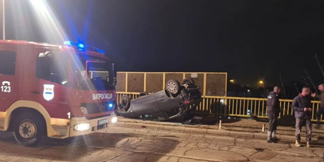 Težak udes u Banjoj Luci: Automobil završio na krovu, jedna osoba povrijeđena