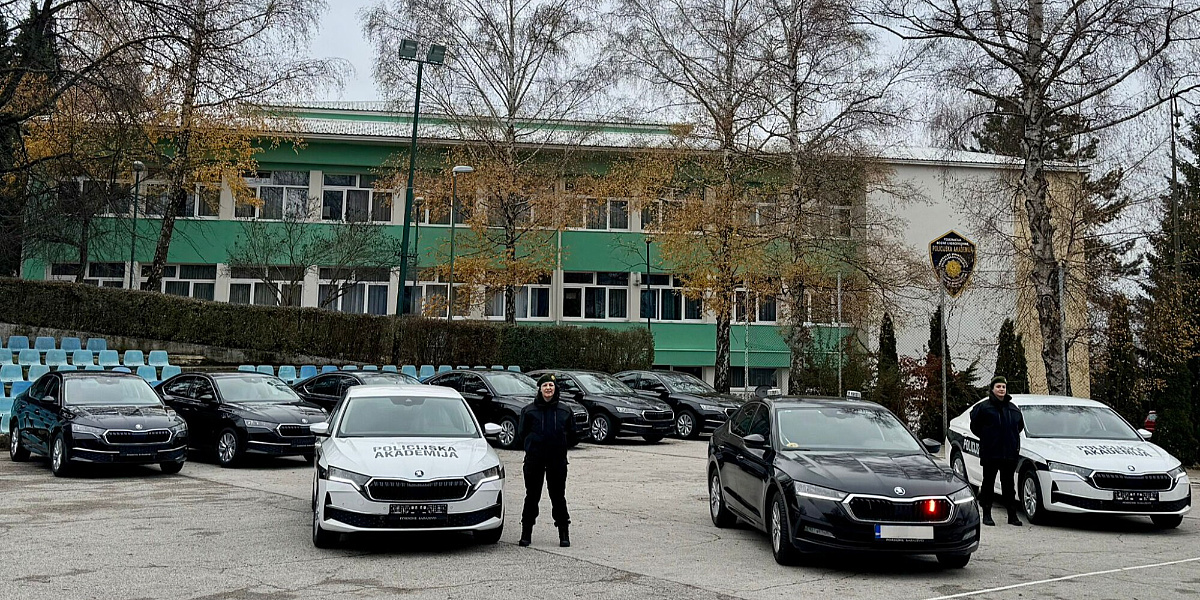 Federalni MUP obnovio vozni park, stižu i nove uniforme