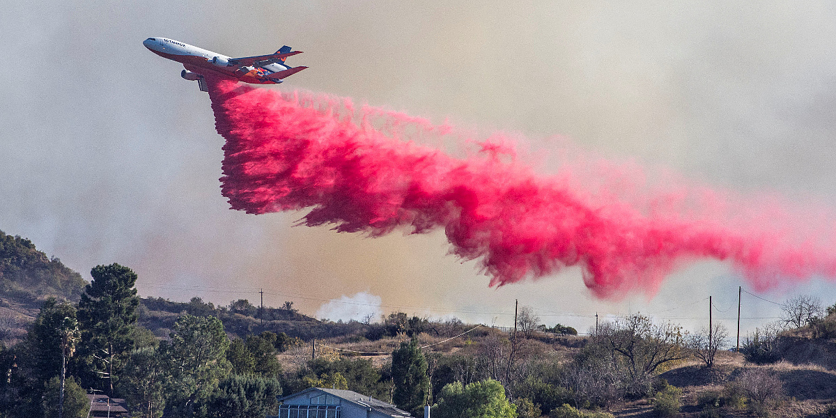Šta je crvena supstanca koja se posipa po dijelovima Los Angelesa ...
