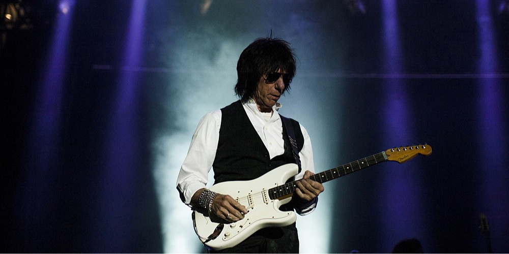 Gitare i drugi muzički predmeti Jeffa Becka prodani na aukciji za više ...