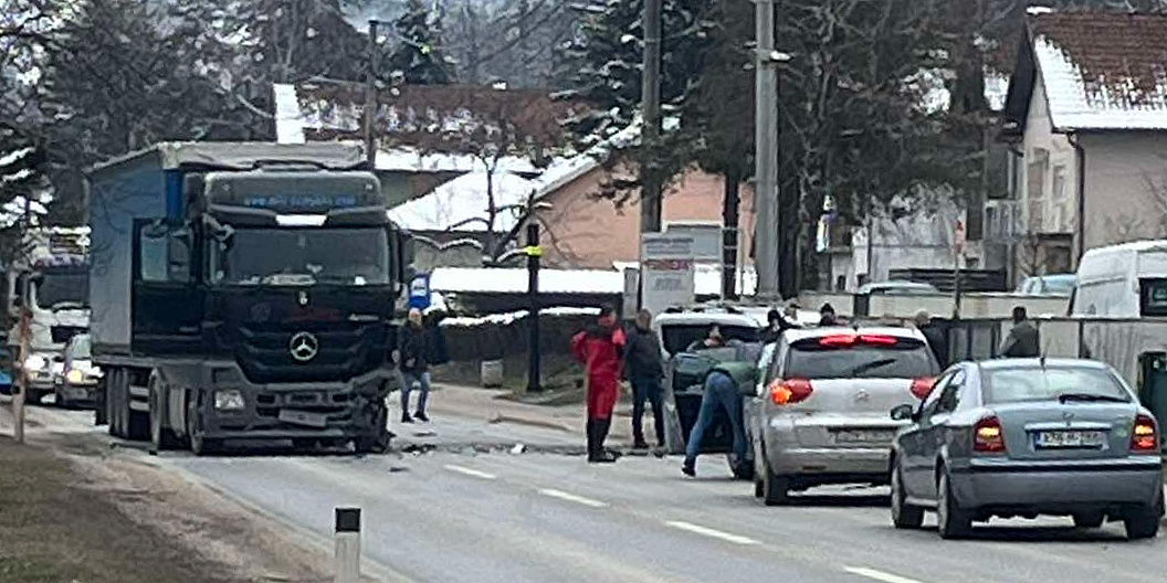 Težak udes kod Doboja, poginula osoba iz Zenice