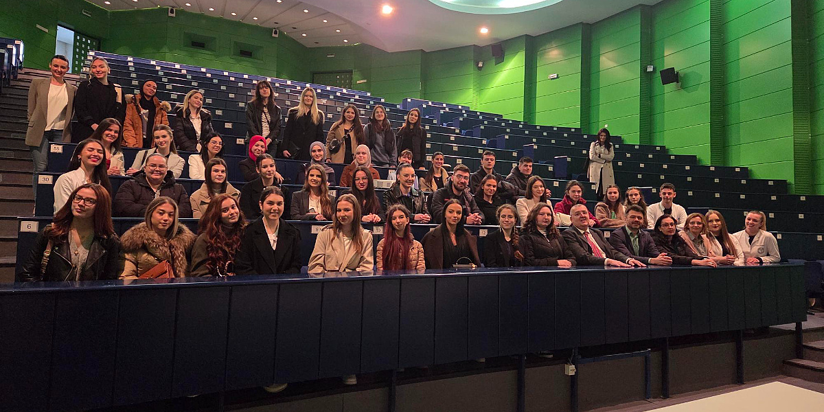 Budući studenti Medicinskog fakluteta posjetili KCUS