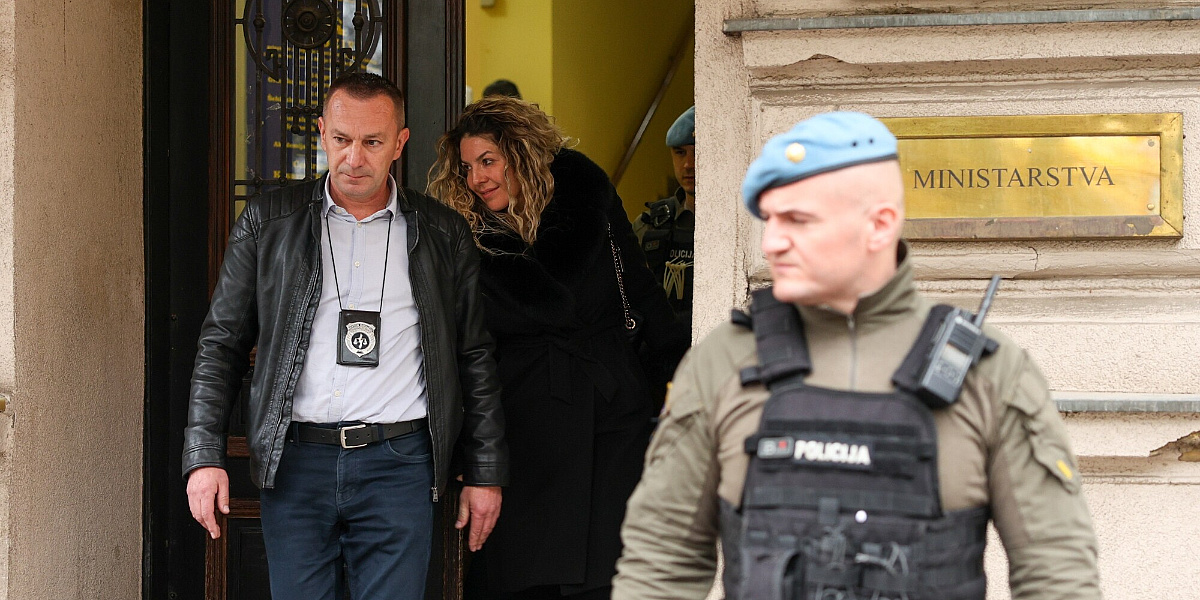 Nakon pretresa kancelarije u Vladi Kantona Sarajevo Adna Mesihović ...
