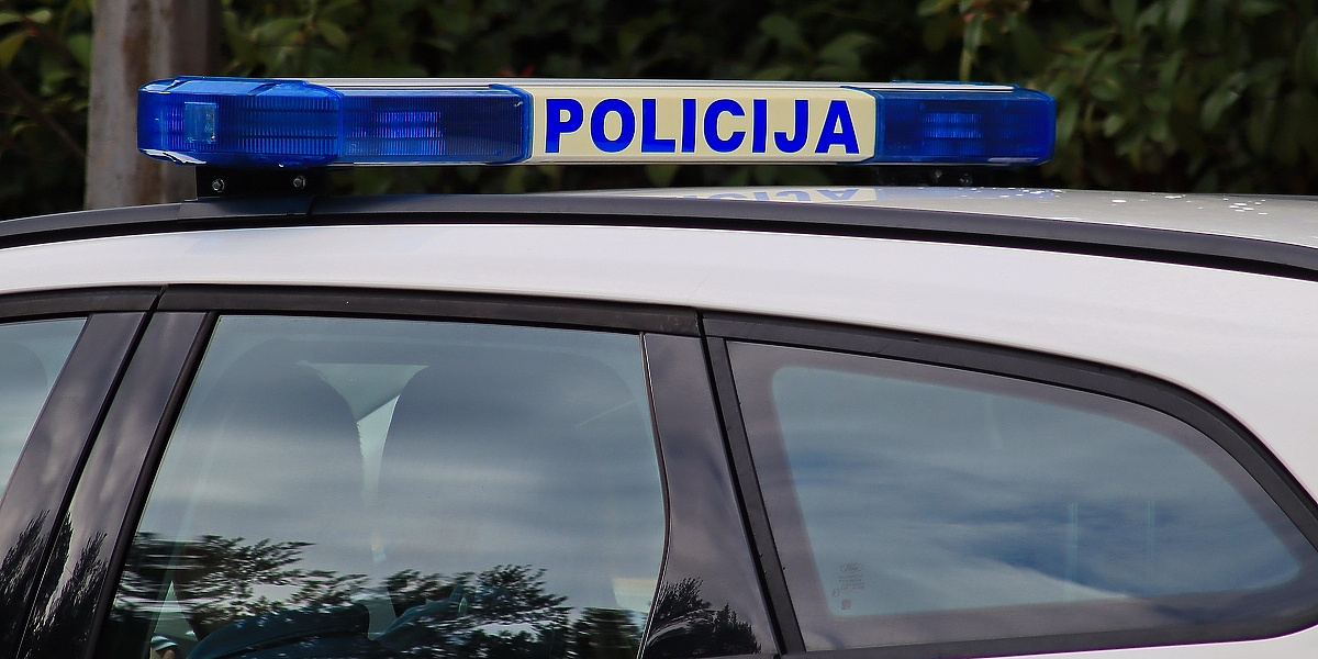 Teška saobraćajna nesreća u Hrvatskoj: Automobil sletio u rijeku, poginule tri osobe