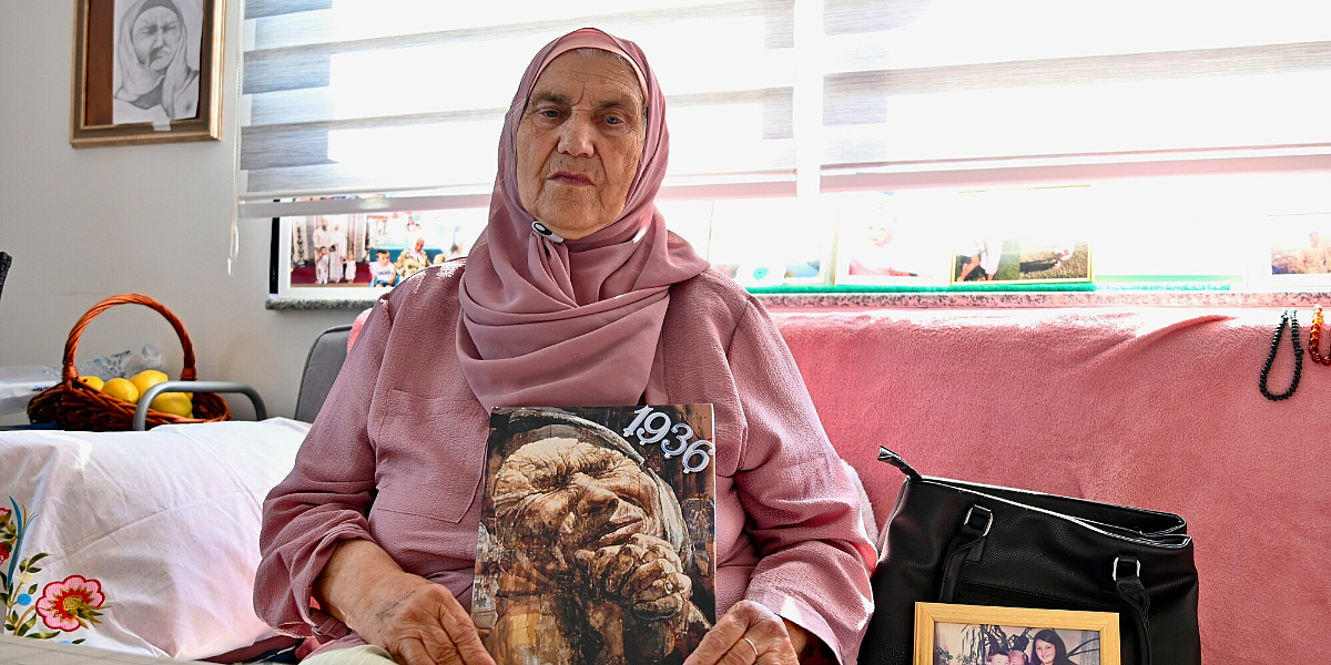 Portret majke Šuhre (89) je obišao svijet: Sva bol Srebrenice u pogledu ...