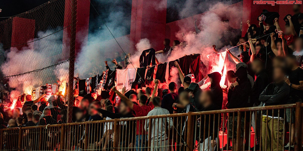 Red Army na mostarskom derbiju zapalio oduzete navijačke rekvizite Ultrasa