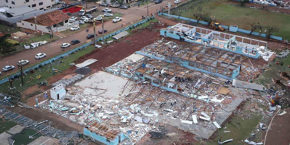 Brazil pogodio snažan tornado: Uništeno desetine domova, šest osoba ...