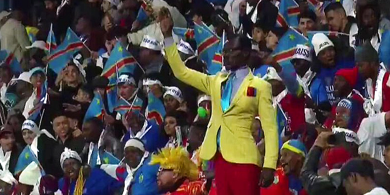 Navijač Konga je hit na prvenstvu Afrike, cijelu utakmicu je stajao kao kip