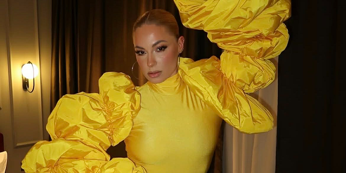 Sara Jo u zanimljivom izdanju na dočeku Nove godine: Kostim s napuhanim ...